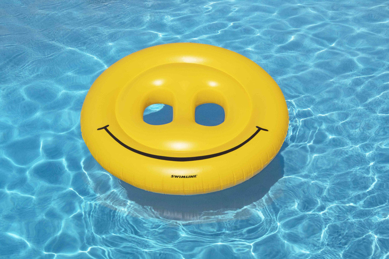 Swimline Smiley Face Island 72" - National Discount Pool Supplies, LLC