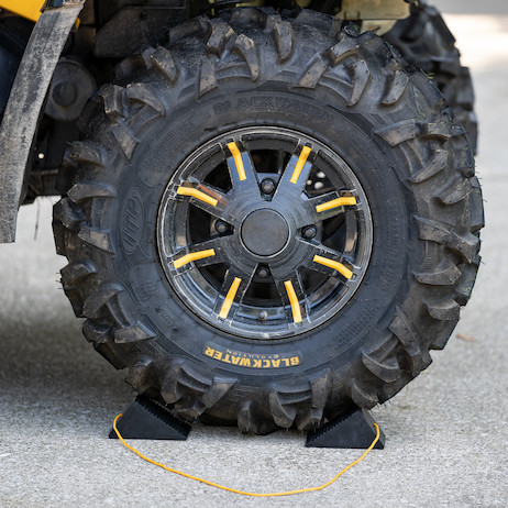 WC35225 - Mini Rubber Wheel Chock Set 3x5x2.25 Inch with 3 Foot Rope ...