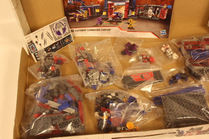 KRE-O Transformers Autobot Command Center