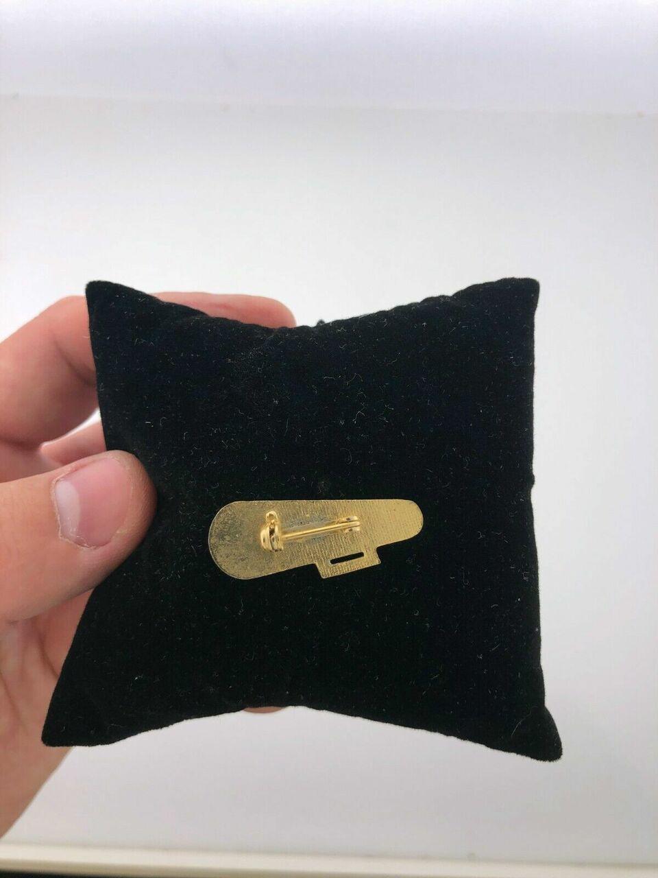 Cal Berkeley Megaphone / Cheerleading Pin - Collectible Ivy