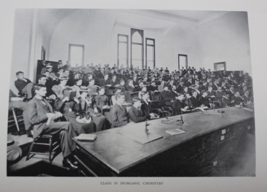 An Illustrated History of the University of California Berkeley 1895 ...