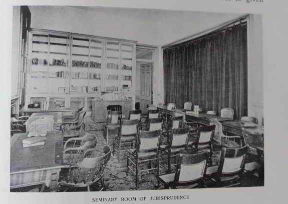 An Illustrated History of the University of California Berkeley 1895 ...