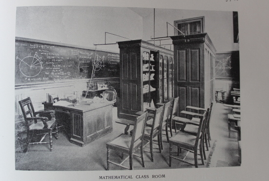 An Illustrated History of the University of California Berkeley 1895 ...