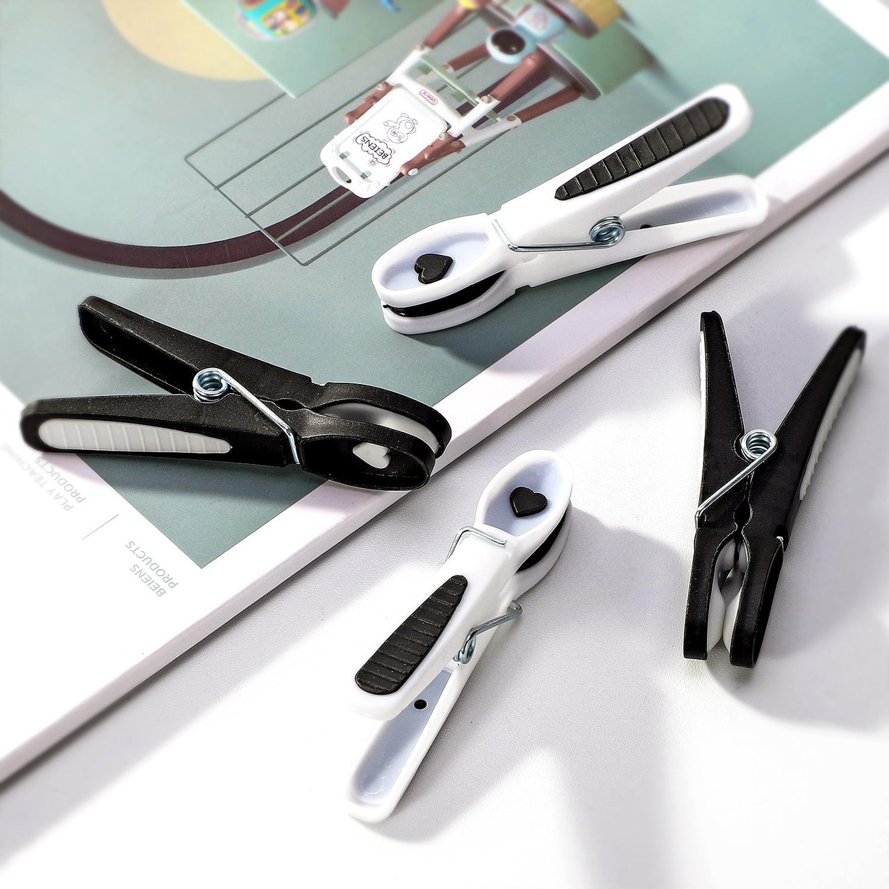 Vinsani Plastic Clothes Pegs 48 Piece Set Black and White – Aesthetic ...