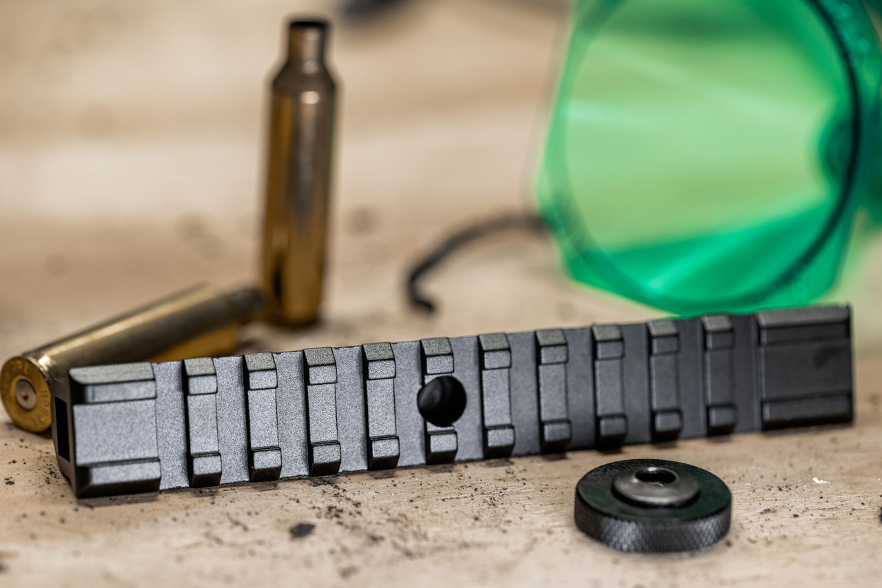 Enhance AR15 with Carry Handle Using Single Rail Mount System | Weaver