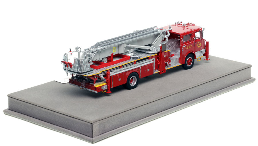 FDNY 1972 Mack® CF/Baker 75' Tower Ladder 9 - Manhattan Scale Model