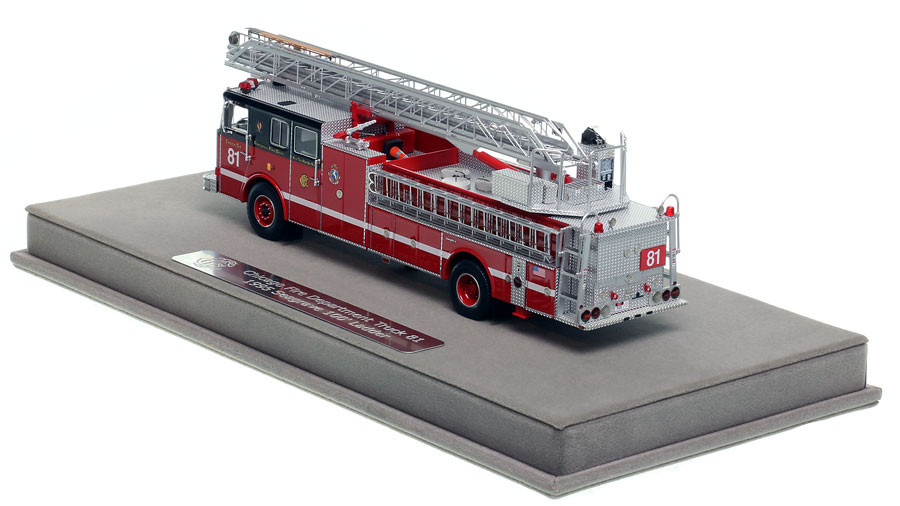 Fire Replicas Chicago Fire Department Truck 81 - 1995 Seagrave 100 ...