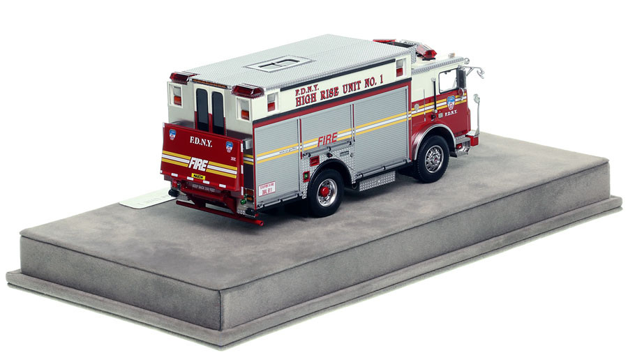 Fire Replicas FDNY 2002 Mack® MR/Saulsbury High Rise Unit 1 - Manhattan