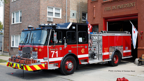 Fire Replicas Chicago Fire Department E-One Engine 71 Scale Model