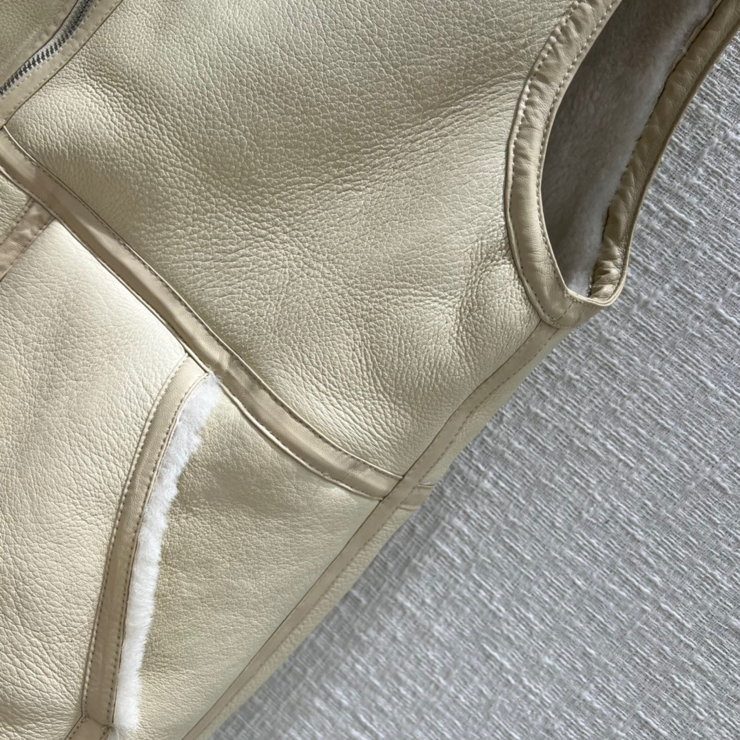 Hermès Reversible long leather vest Ivory - BVPRIVE