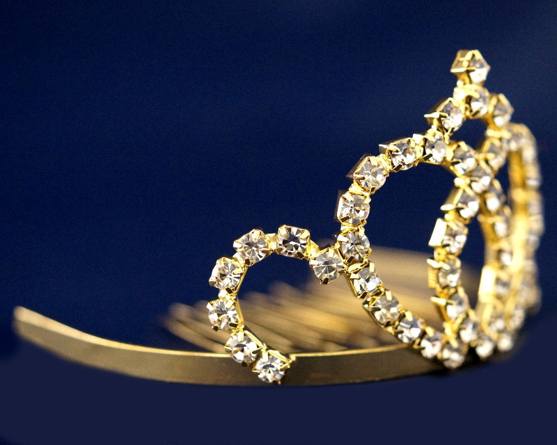Gold Crystal Rhinestone Mini Tiara - Pack of 12 (TS025) - CB Flowers ...