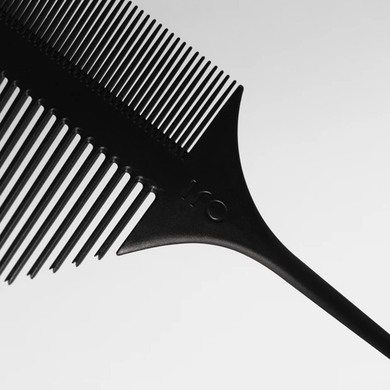 IRO COMB - Coloring Comb (Re)Invented - Salon Cosmetics