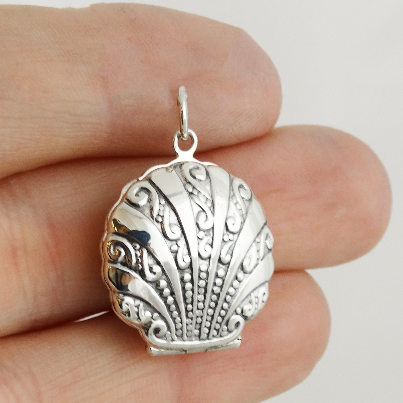 Shell Locket Necklace - Sterling Silver | REO Company