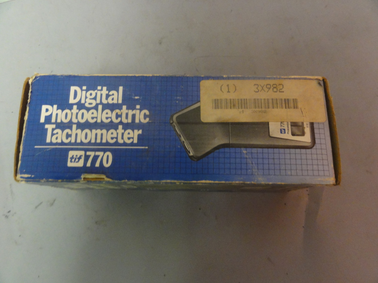 TIF 770 Digital Photoelectric Tachometer