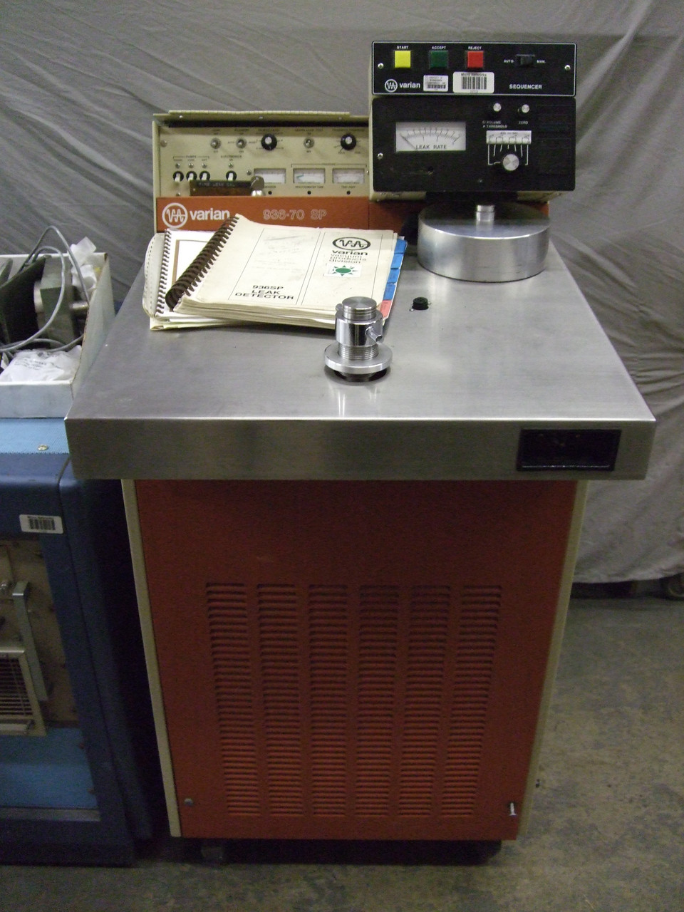 Varian 936-70 SP Leak Detector w/ Controls, P.S., 400 Oscillator