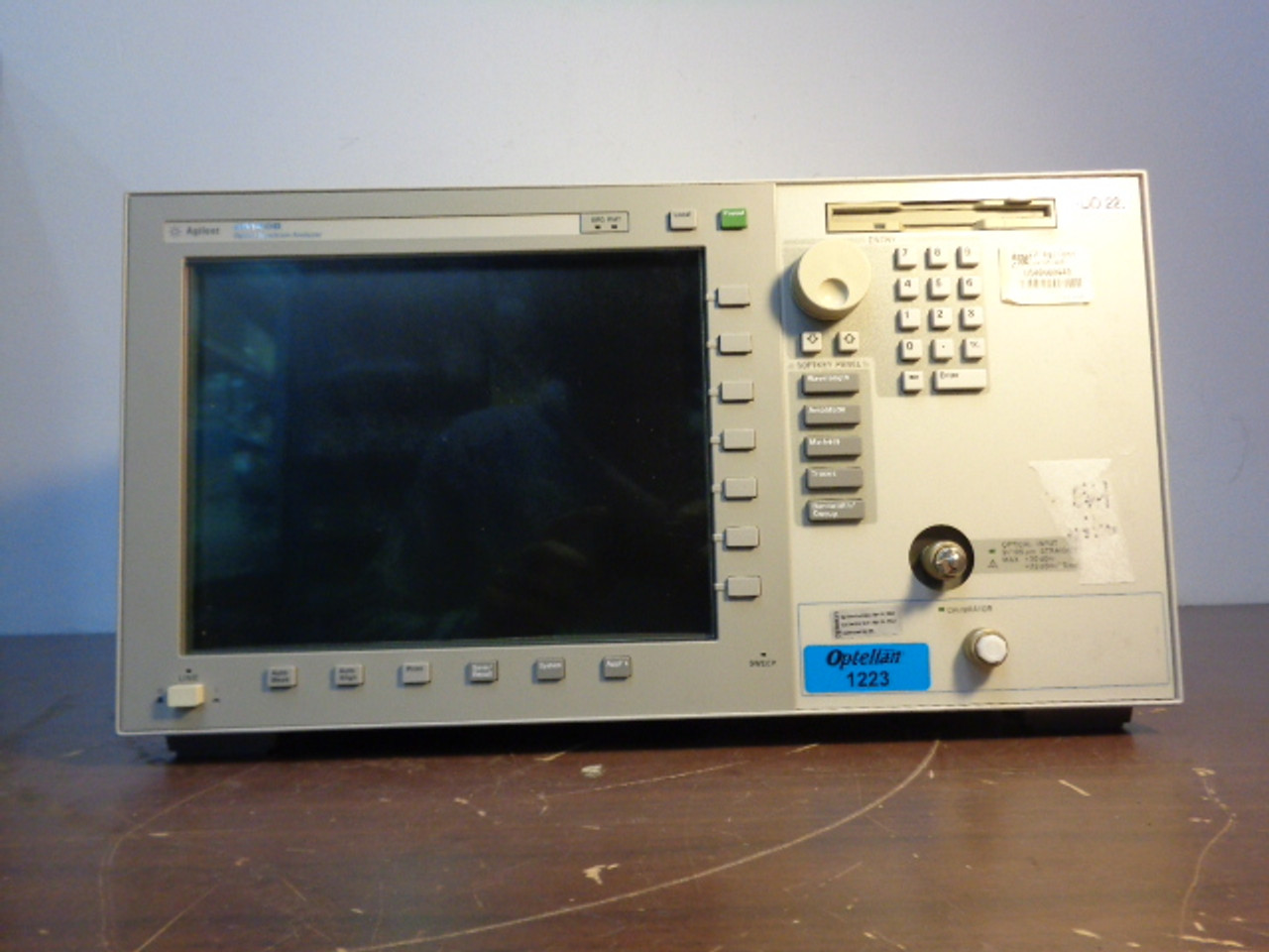 Agilent 86140B Performance Optical Spectrum Analyzer, 600nm to 1700nm, Opt 006, For Parts