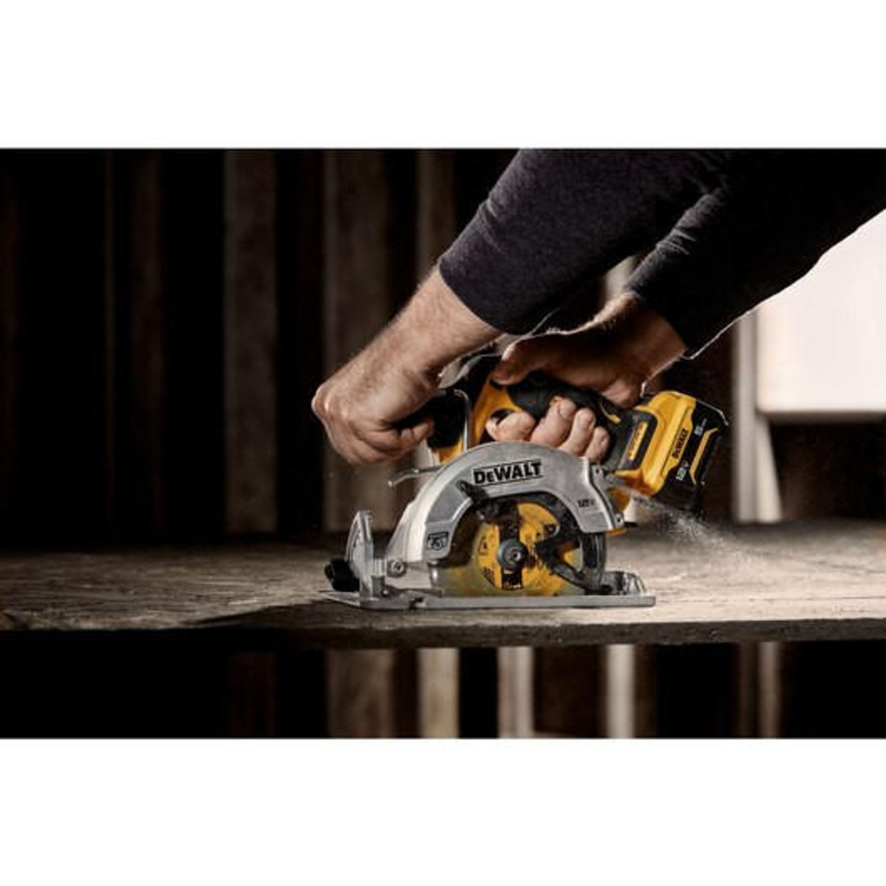 DeWALT XTREMEa 12V MAX 5 3 8 in. Brushless Cordless Circular Saw Kit DCS512J1