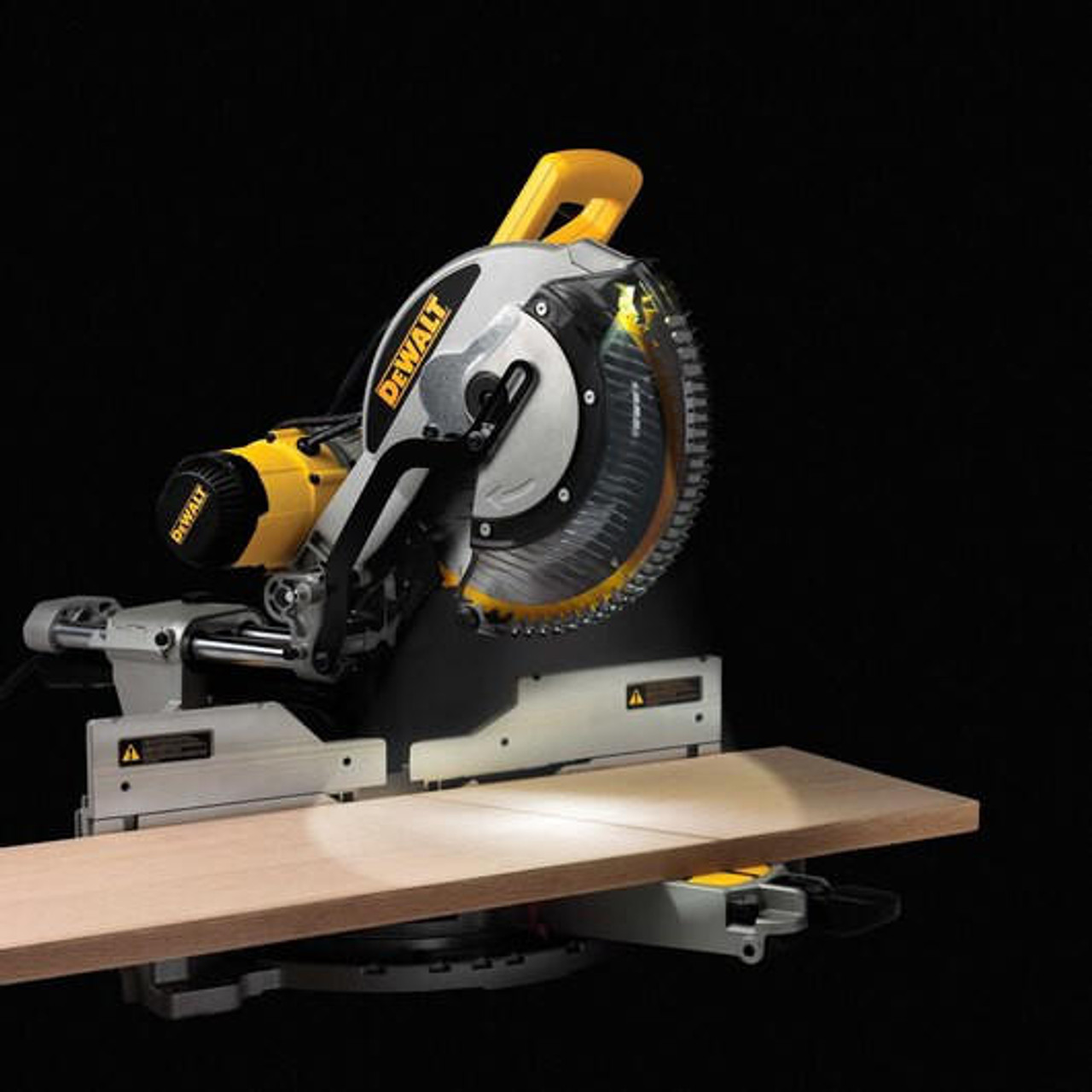 DeWALT 12 In. Double Bevel Sliding Compound Miter Saw DWS779