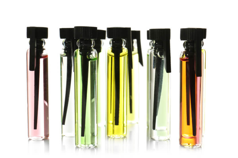 4 Tips for Evaluating a Great Perfume Sample Set - Surrender to Chance