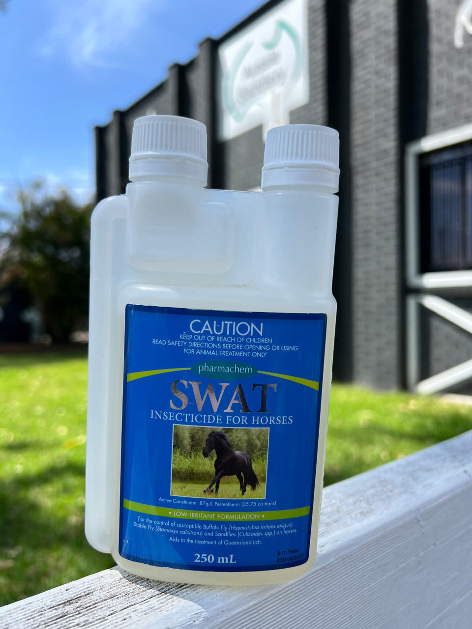 SWAT Insecticide For Horses Wipe on 250ml - Aussie Saddlery