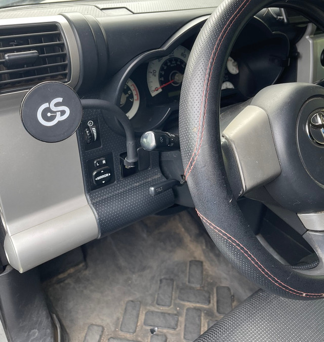 The Gemini Phone Mount for Toyota FJ Cruiser 2007 to 2014 Magsafe