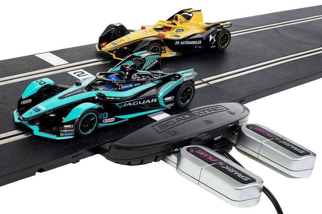 Scalextric Spark Plug Formula E Race Set - Wonderland Models | C1423M ...