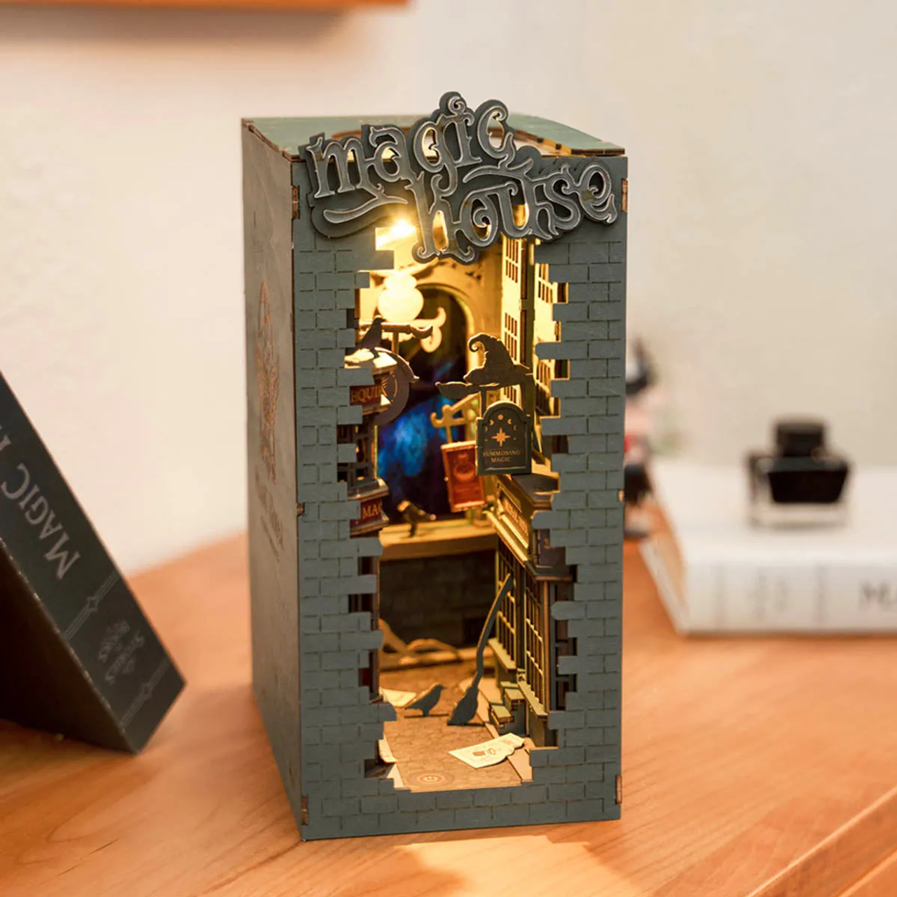 Rolife Magic House 3d Creative Bookend Wonderland Models Tgb03 £3999