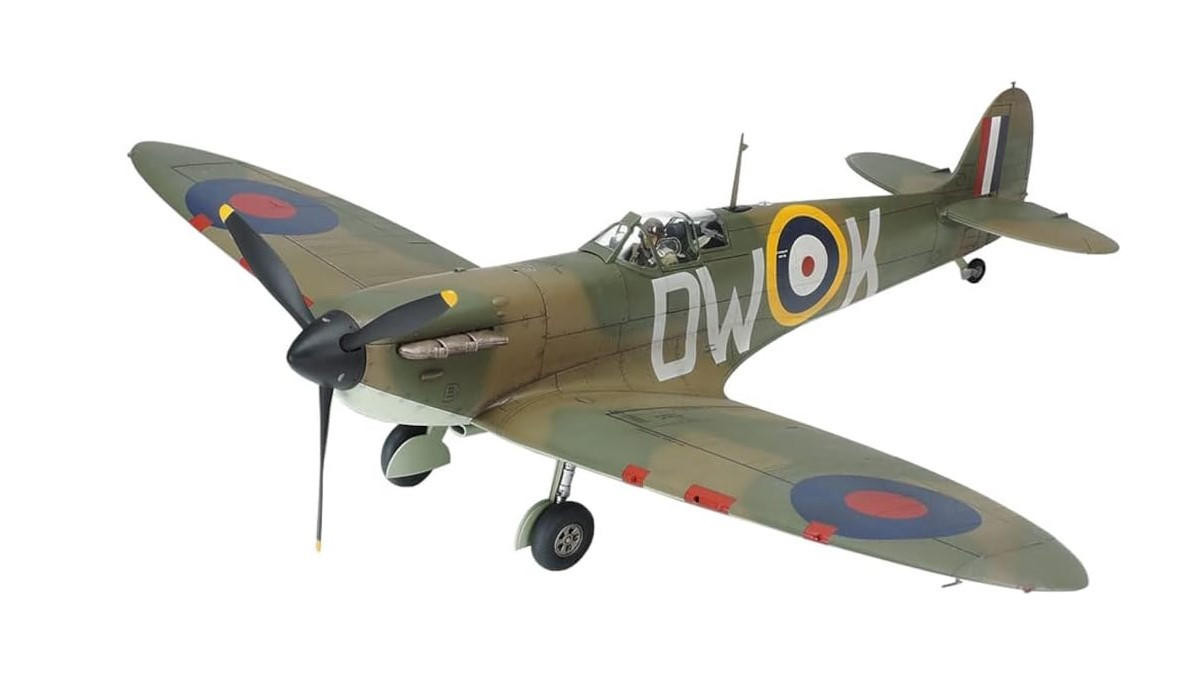 Tamiya 1/48 Supermarine Spitfire Mk.I & Light Utility Car 10HP Model ...