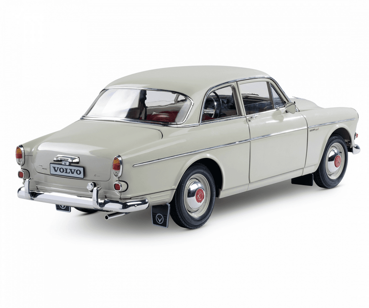 IXO 1/8 Volvo S122 Amazon - Wonderland Models | IXCVOLFK | £719.99