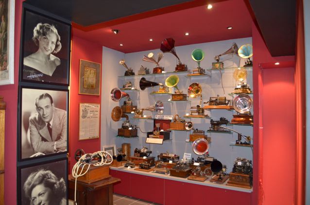 Paris' Extraordinary Gramaphone Museum Is Under Threat - Stereophonic ...