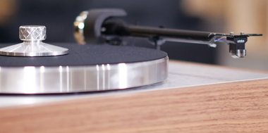 ProJect The Classic EVO Turntable with Ortofon 2M Silver Black Friday ...