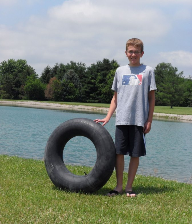 28" Small Swim Tube 7.00-16