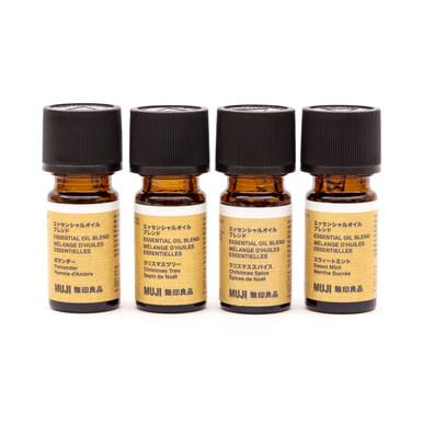 Christmas Blends Essential Oil Gift Set | MUJI