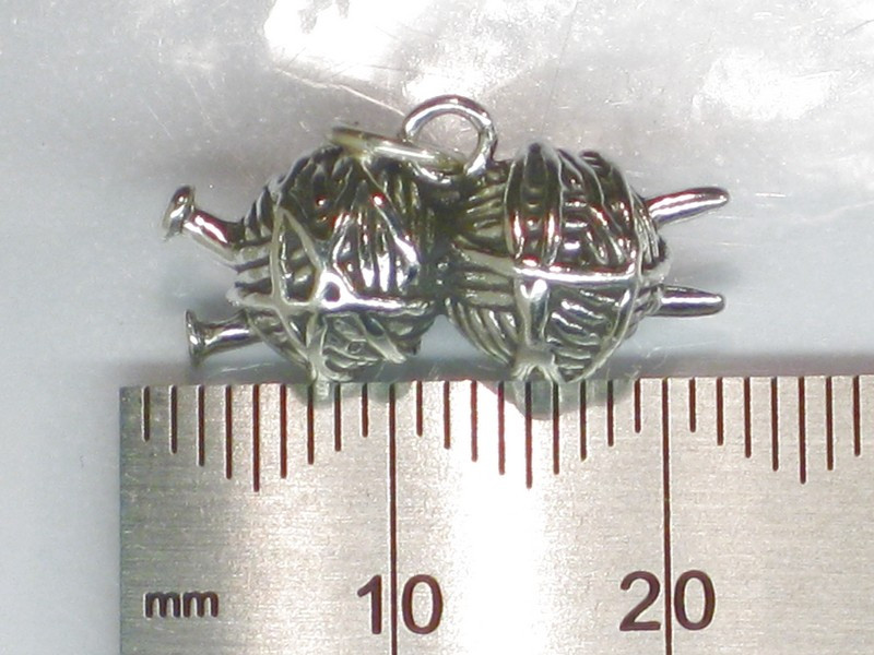 Balls of Wool with knitting needles sterling silver charm .925 x 1 Knit ...