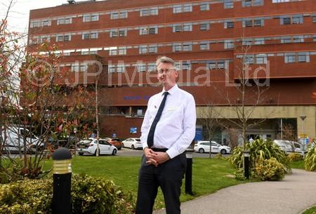39387748-Julian Hartley the Chief Executive of Leeds Hospitals pictured ...