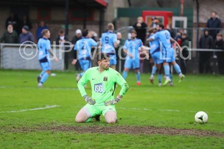 39317148-Football - Fareham v Portchester in Fareham. Picture: Sam ...