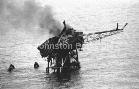 22655942-The world s worst oil rig disaster - 167 people were killed ...