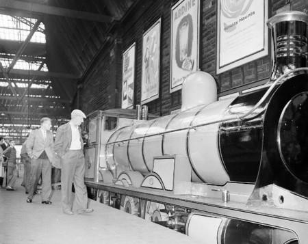 19998282-Highland Railway Locomotive no 102 otherwise known as Jones ...