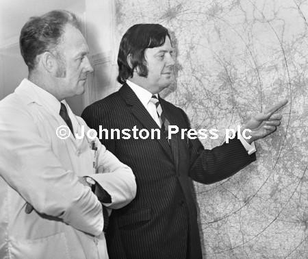 35945033-Managing director Tom Rathbone junior,right, discusses ...