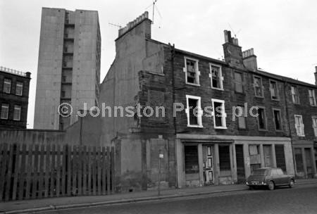20242839-The old and the new in Coburg Street Leith, Edinburgh in ...