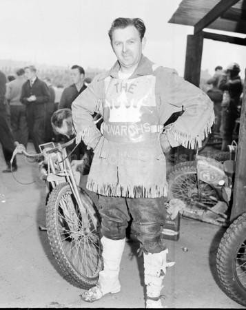 20004619-Jimmy Cox - Monarchs racer - National World | Newsprints