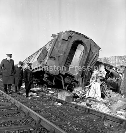 20365092-Police at the scene of the rail crash at Morpeth in ...
