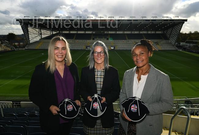 39608203-Former Rugby League internationals from left, Sally Milburn ...