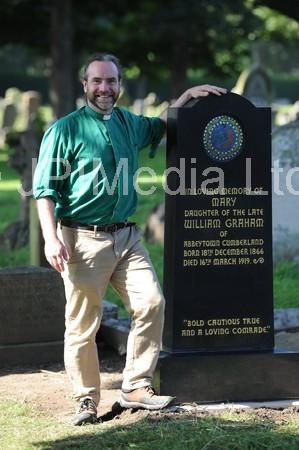 39110959-Rev Chris Howson with the restored headstone to Wearside ...