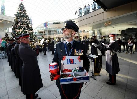 39227982-Poppy Sellers in Leeds City Centre, Leeds. . Gus Cunningham ...