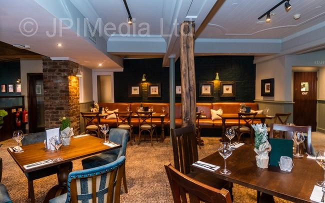 39620969-Date: 29th November 2022. Picture James Hardisty. Calverley ...