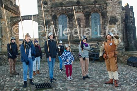 38460470-Schiltron! at Edinburgh Castle. Historic soldier Euan Lindsay ...