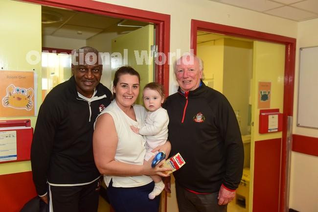 39693615-Ex-Sunderland footballers Gary Bennett and Micky Horswill ...