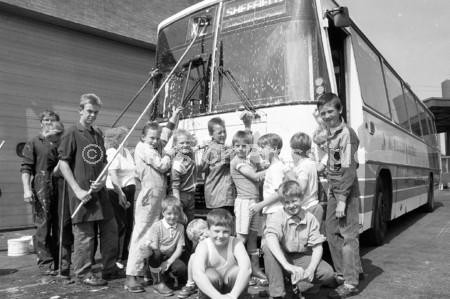 23968241-1990 Mansfield Big Barn Lane Scouts Bus Clean - National World ...