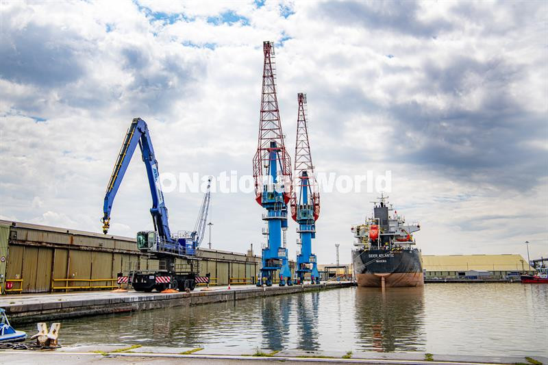 39827508-The Port of Immingham photographed for the Yorkshire Post by ...